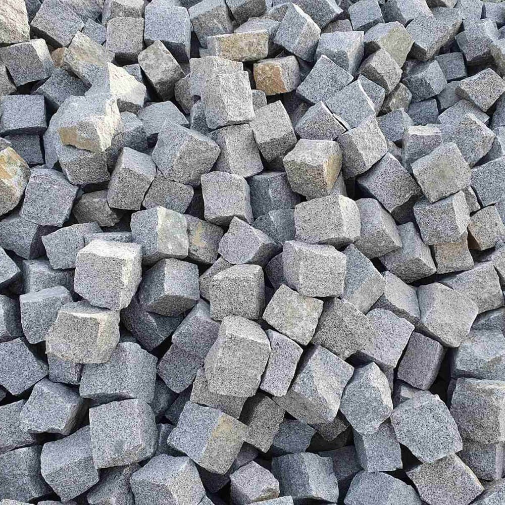 Grey Granite Splitface Cobblestone, 10 x 10 x 10 cm - Piatraonline UK