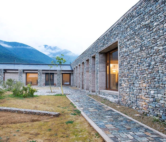 6 Amazing Buildings Built from Stone - Piatraonline UK